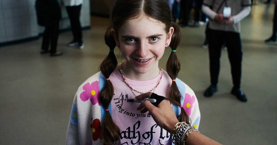 Sorria 2: trailer mostra terror em meio à turnê de cantora pop