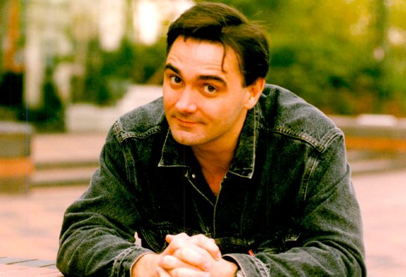 Tony Slattery, comediante de 'Whose Line Is It Anyway?', morre aos 65 anos
