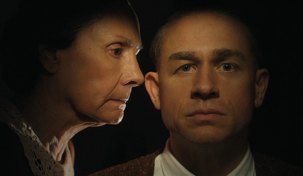 ‘Monstro: A História de Ed Gein’ mergulha nas origens do terror que ...